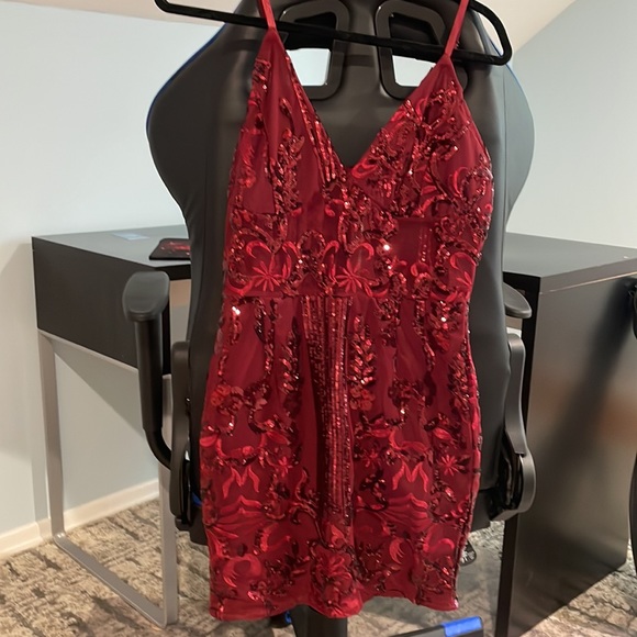 PrettyLittleThing | Dresses | Sequin Dress In Burgundy | Poshmark
